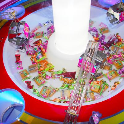 Cina Distributore automatico a gettoni del regalo/mini macchina dell'artiglio della gru di Candy in vendita