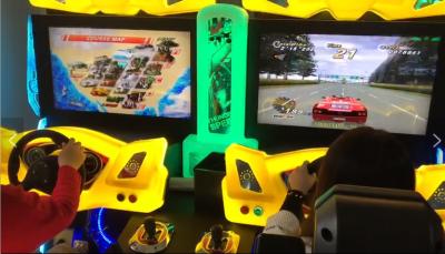 Cina Macchina di video gioco superata a gettoni di corsa di automobile per il giocatore 1-4 in vendita