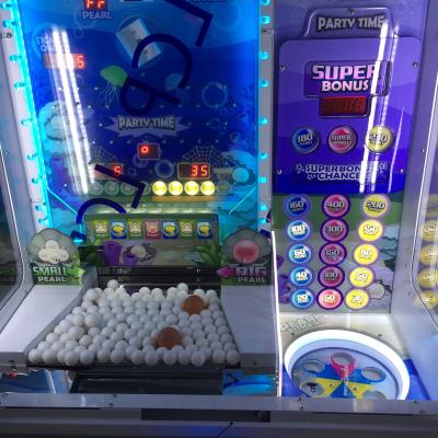Cina Macchina felice del gioco del biglietto di lotteria dello spingitoio della palla di Fisher della perla di estinzione per la stanza di divertimento in vendita