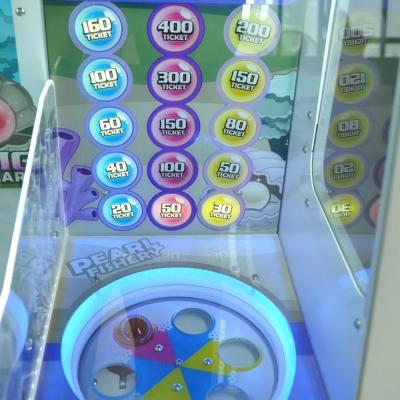 Cina Macchina felice del gioco del biglietto di lotteria dello spingitoio della palla di Fisher della perla di estinzione per la stanza di divertimento in vendita
