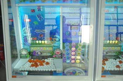 Cina Macchina felice del gioco del biglietto di lotteria dello spingitoio della palla di Fisher della perla di estinzione per la stanza di divertimento in vendita