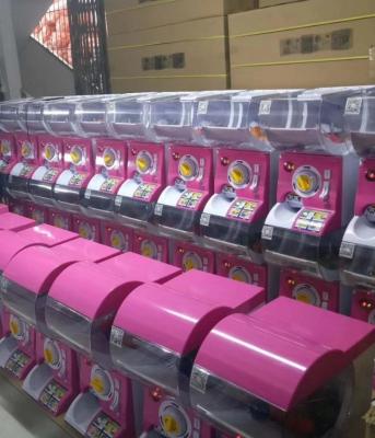 Cina Macchina a gettoni dell'artiglio della galleria, distributore automatico di plastica del giocattolo della capsula dell'esposizione dell'erogatore di Gashapon in vendita