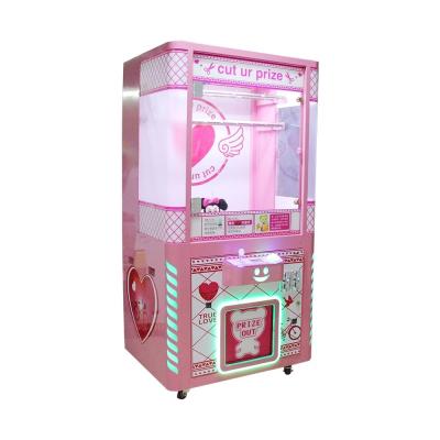 Cina Macchina premiata del gioco della bambola di forbici del giocattolo pazzo del taglio con la lingua inglese LCD dell'esposizione in vendita