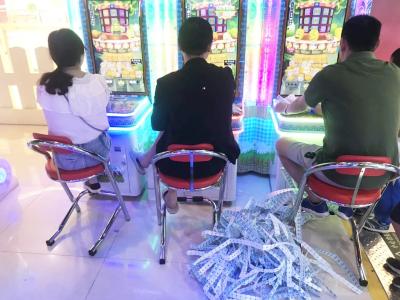 China A arcada da redenção de 3 jogadores faz à máquina a máquina de jogo de vídeo feliz do distribuidor da loteria do bilhete da moeda dos frutos da dificuldade ajustável à venda
