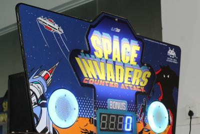Cina Macchina del gioco di attacco dello Space Invader del video gioco contro in vendita