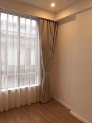 Cina Tende a mantovana in poliestere a doppio strato su misura pronte per il soggiorno in vendita