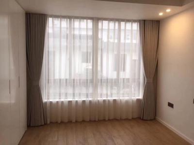 Cina Tende a mantovana in poliestere a doppio strato su misura pronte per il soggiorno in vendita