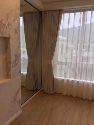 Cina Tende a mantovana in poliestere a doppio strato su misura pronte per il soggiorno in vendita