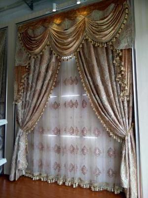 Cina Tende a mantovana in poliestere a doppio strato su misura pronte per il soggiorno in vendita