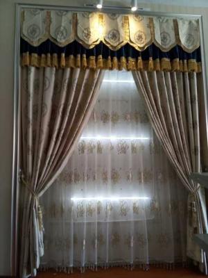 Cina Tende a mantovana in poliestere a doppio strato su misura pronte per il soggiorno in vendita