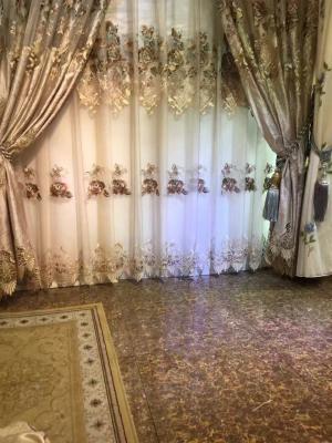 Cina Tende a mantovana in poliestere a doppio strato su misura pronte per il soggiorno in vendita