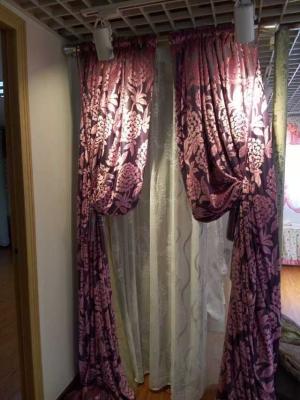 Cina Tende a mantovana in poliestere a doppio strato su misura pronte per il soggiorno in vendita