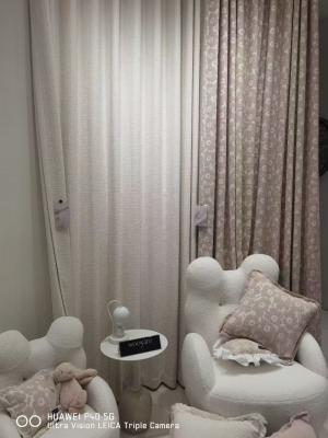 Cina Tende a mantovana in poliestere a doppio strato su misura pronte per il soggiorno in vendita