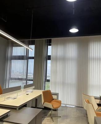 Cina Automatico a batteria azionato a motore blackout zebra persiane a rulli tende per Windows Zigbee APP in vendita