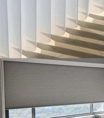 Cina Automatico a batteria azionato a motore blackout zebra persiane a rulli tende per Windows Zigbee APP in vendita