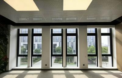 Cina Automatico a batteria azionato a motore blackout zebra persiane a rulli tende per Windows Zigbee APP in vendita