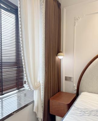 Cina Automatico a batteria azionato a motore blackout zebra persiane a rulli tende per Windows Zigbee APP in vendita