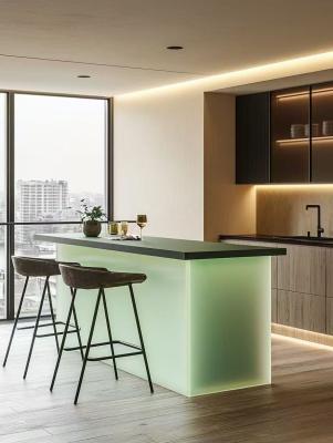 Cina Arredamento luminoso per esterni personalizzato Tavolo da bar a LED che cambia colore, mobili per cantina in vendita