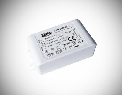 Cina La mini dimensione Ip67 impermeabile ha condotto il certificato del CE del trasformatore 7114CC 7W 180MA del driver in vendita