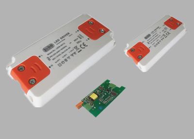 Cina Il driver principale ultra esile eccellente 6W di 11mm una CC di 12 volt ha condotto leggermente l'alimentazione elettrica per giù luce in vendita