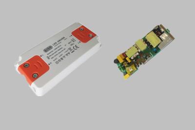 Cina alimentazione elettrica ultra sottile di tensione costante del driver 40W 12V di 18mm LED 666-3333mA in vendita