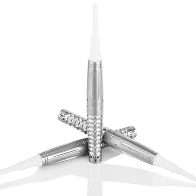 E Myth Hu Jun darts with accessories