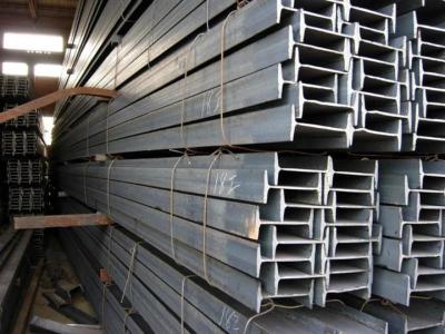 China Dureza laminada a alta temperatura preta Costomized da superfície da elevação do feixe do aço H à venda