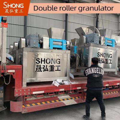 China 2%-5% Moisture Roller Granulating Machine for Compound Fertilizer with Easy Maintenance and 800kg Weight for sale