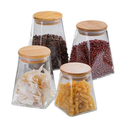 China Customzied Square Bottom Borosilicate Glass Storage Jar For Coffee Beans And Condiments for sale