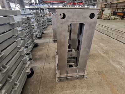 Cina Lavoro di piegatura di lamiere di acciaio inossidabile su misura per la fabbricazione di supporto lucidato in vendita