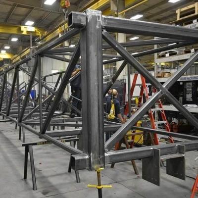 Cina Scelta di materiale personalizzato Saldatura e fabbricazione di cornici metalliche di grandi dimensioni per motori in vendita