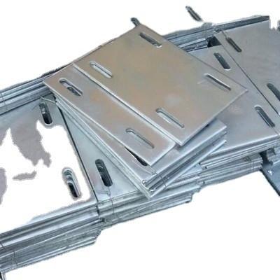 Cina Leggio di alluminio rivestito in polvere, piegatura, saldatura, punzonatura, taglio laser, lavorazione su misura in vendita