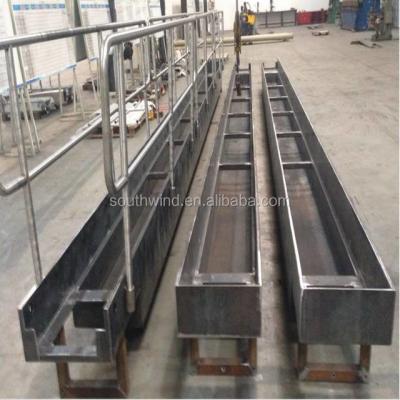 Cina Fabbricazione professionale di cornici di saldatura metalliche in acciaio al carbonio su misura con elevata tolleranza in vendita