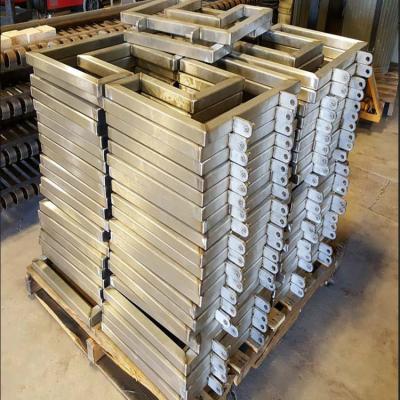 Cina Fabbricazione professionale di cornici di saldatura metalliche in acciaio al carbonio su misura con elevata tolleranza in vendita