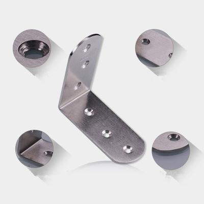 Cina Bracket di angolo di legno per supporto fisso Disegno personalizzato Qualsiasi scelta di colore in vendita