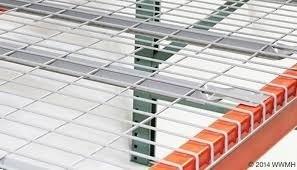 Cina Acciaio laminato a freddo Custom OEM Pro Gulf Shelf Steel Wire Mesh Decking per pallet Racking in vendita