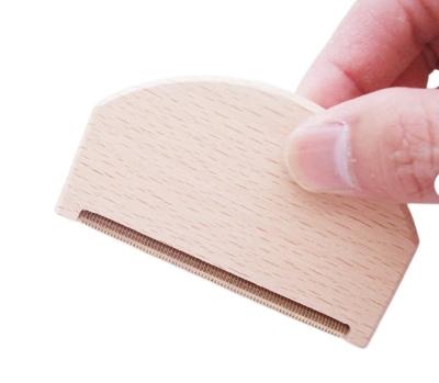 China clothes care Sweater Comb Cashmere Comb Professional Fashion Fine Golden Teeth Wooden Cashmere Comb for sale