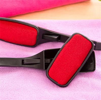 China Efficient rotatable Self-Cleaning Cat and Dog Dust Wiper Lint Roller clothes Brush for sale