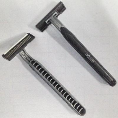 China R311 rubber handle Triple blade disposable shaving razor with lubricant strip for sale