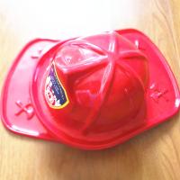 China Kids Plastic Firefighter Hat with Fireman Axe Design 29x21x11cm for sale