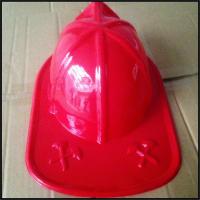 China Child Size Red Plastic Fire Chief Hat 29x21x11cm Blow Molded for sale