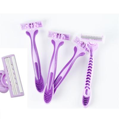 Китай Устранимая тройная бритва карты дисплея бритвы лезвия продается