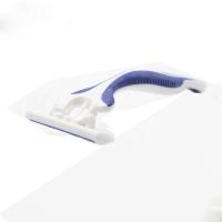 China Pivot Head Triple Blade Disposable Razor with Rubber Handle 6g Stainless Steel for sale