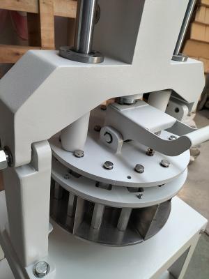China Ce Manual Dough Rounder Dividing Machine 36pcs Per Time For Cutting Dough Te koop