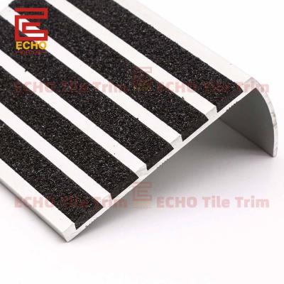 China Non Slip Extra Wide Metal Stair Nosing Trim With Emery Inserts for sale