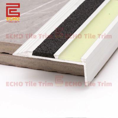 China Non Slip Metal Stair Nosing Trim With Luminous Strip Step Protector for sale