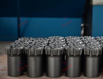 China Bits de botón T51 de 102 mm 4 pulgadas T51 DTH Bit Down Hole Hammer Drill Bits con personalización por solicitud en venta