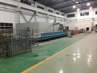 Cina Linea di produzione di vetro di vetro industriale del mosaico della fornace 1000℃ della colata calda in vendita