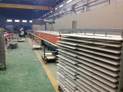 Cina Linea di produzione di vetro di vetro industriale del mosaico della fornace 1000℃ della colata calda in vendita