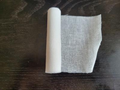 China O tamanho Gauze Rolls médico do OEM descorou as ataduras descartáveis ISO13485 certificadas à venda